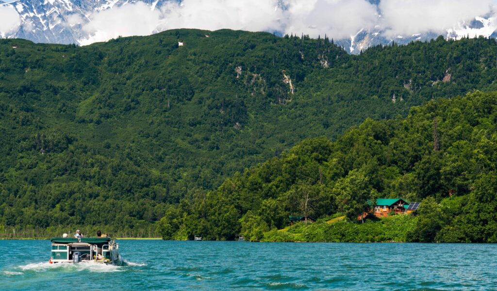 Redoubt Bay Lodge Bear Viewing | Fly Rusts